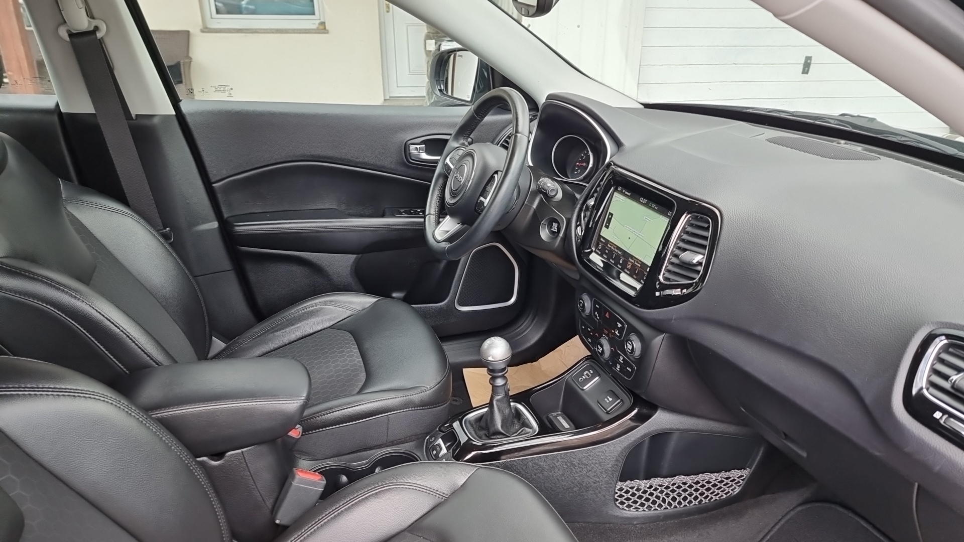 Jeep Jeep Compass 90.195 km 15.990 € | NEOSTAR