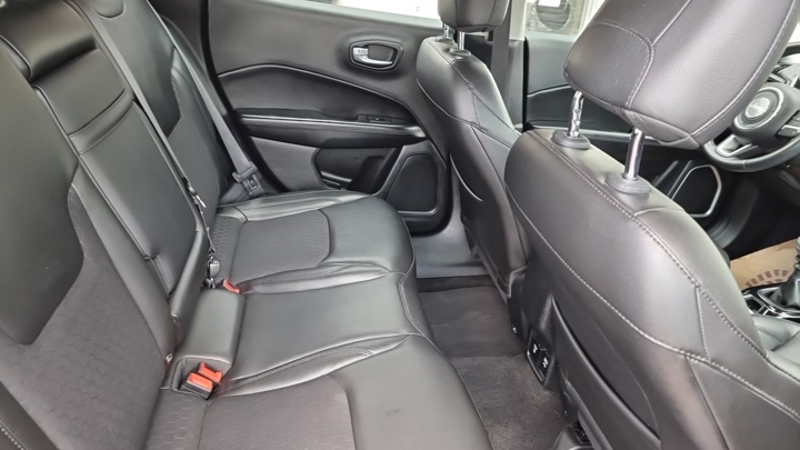 Jeep Jeep Compass 90.195 km 15.990 € | NEOSTAR