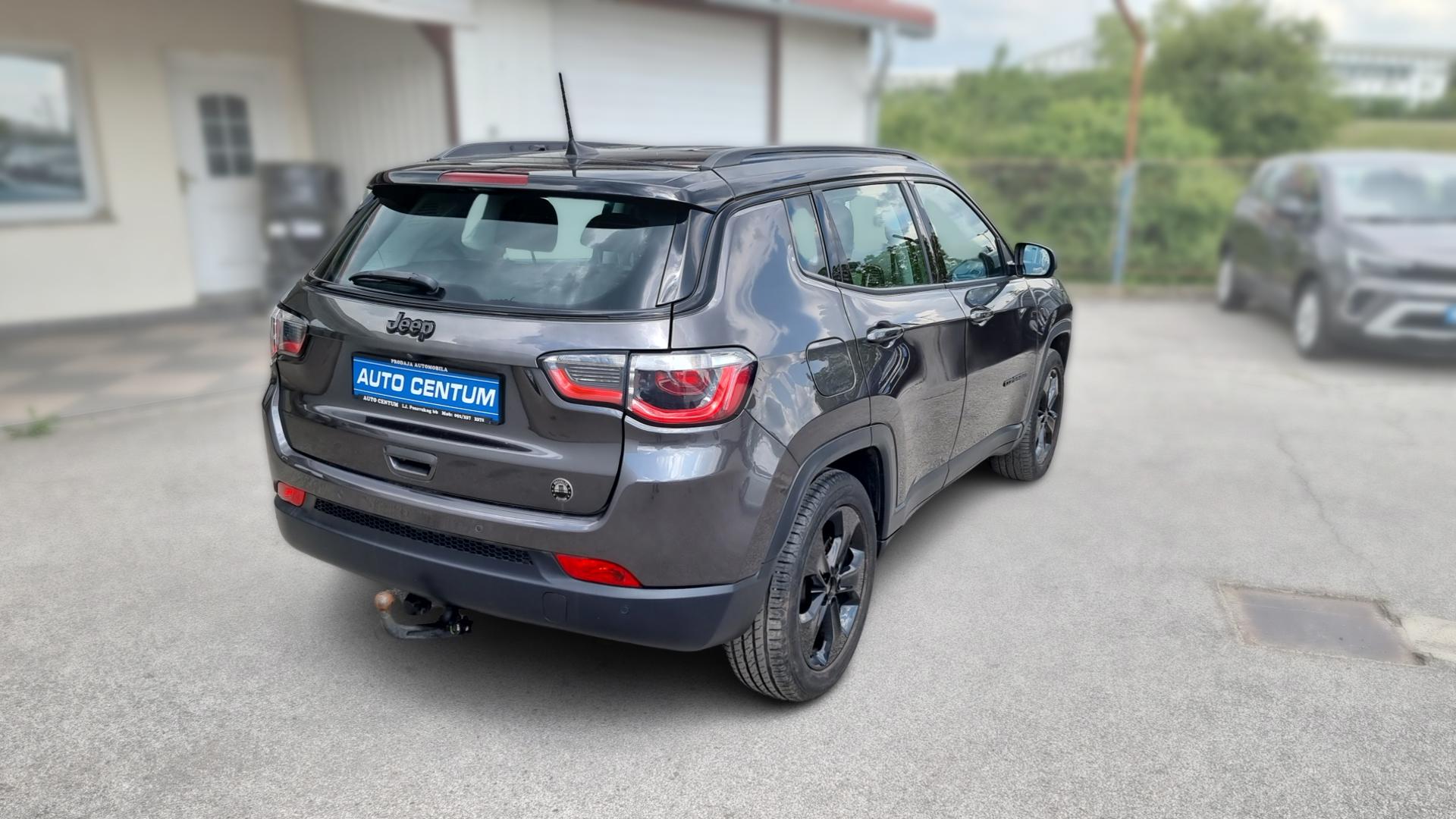 Jeep Jeep Compass 90.195 km 15.990 € | NEOSTAR