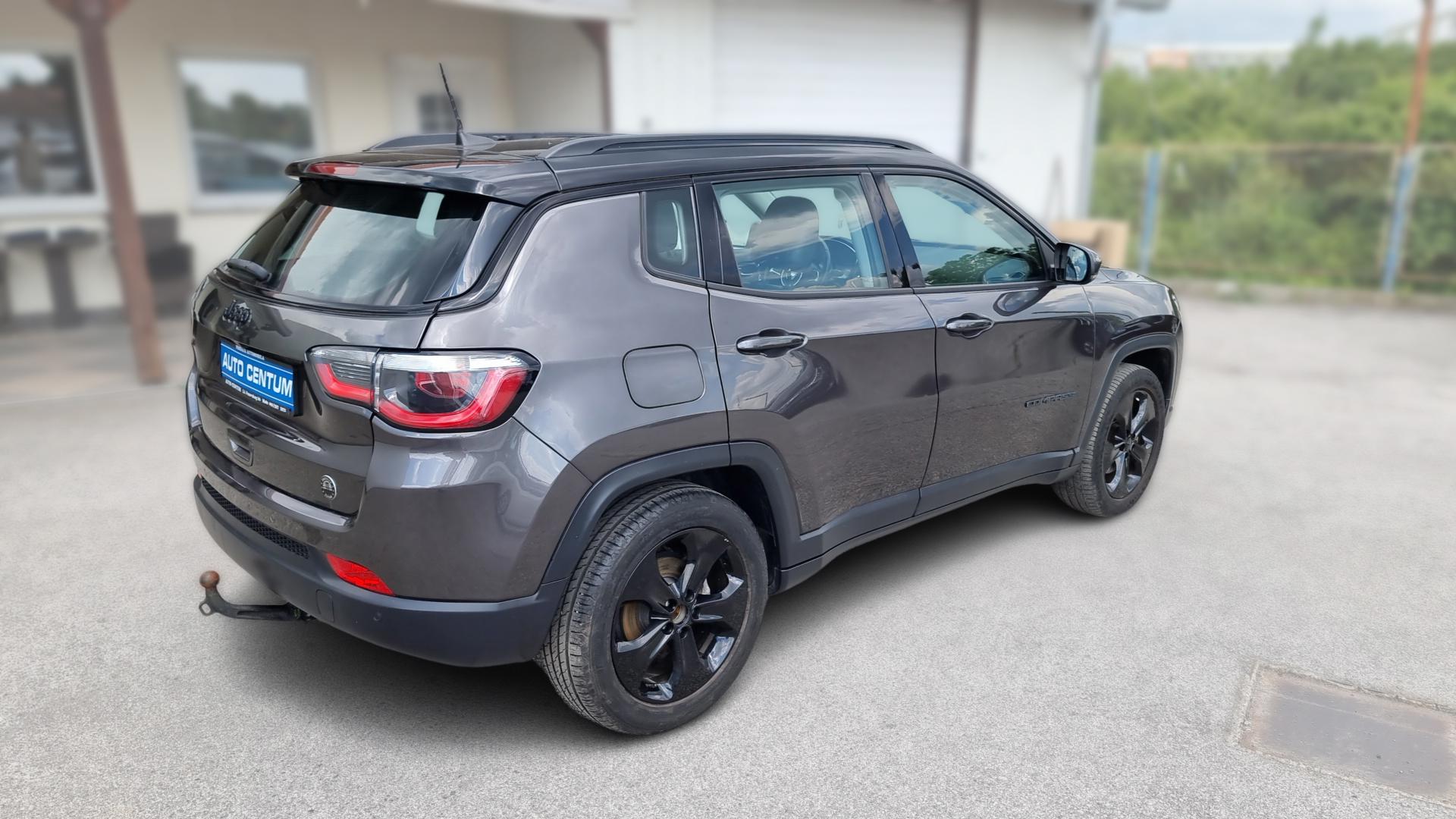 Jeep Jeep Compass 90.195 km 15.990 € | NEOSTAR