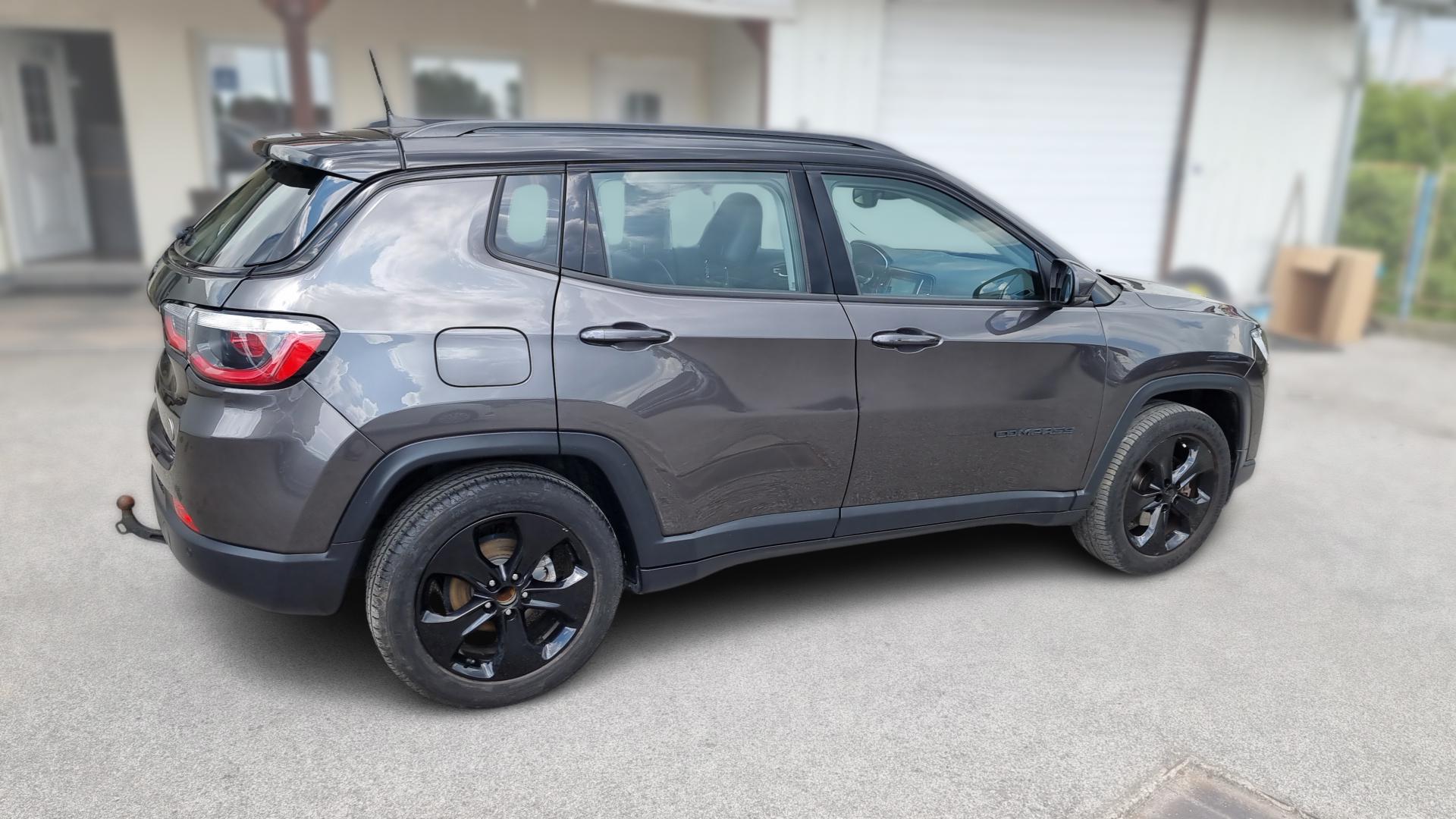 Jeep Jeep Compass 90.195 km 15.990 € | NEOSTAR